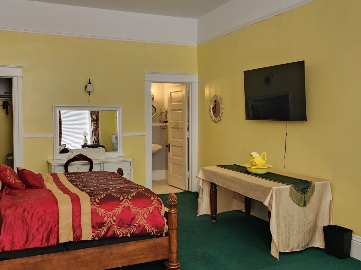 Hotel – The Clinton Inn | Wedding & Event Center | Lodging | Since 1901